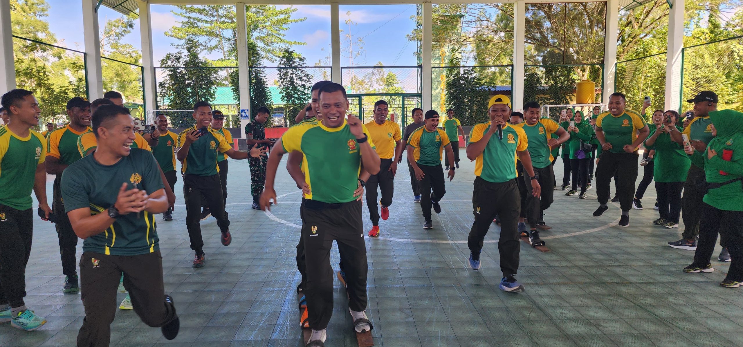 Semarak HUT ke-7 Divisi Infanteri 3 Kostrad, Brigif 20/IJK Gelar Senam ...